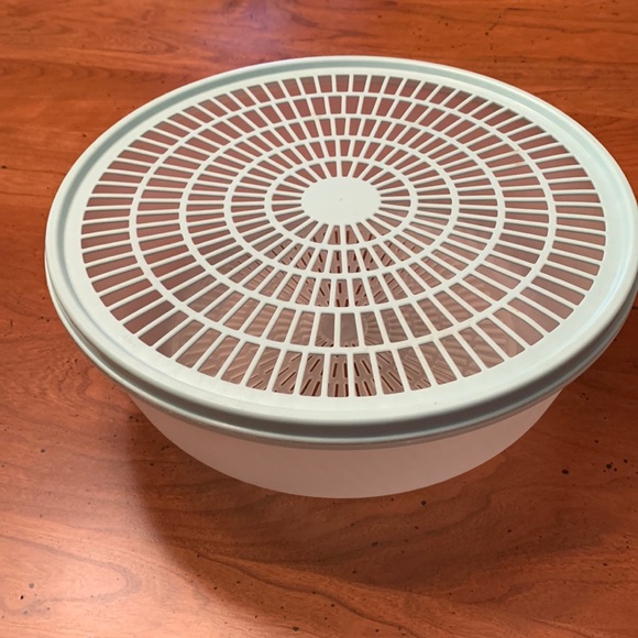 Tupperware | Kitchen | Tupperware Colanderstrainer With Cover | Poshmark